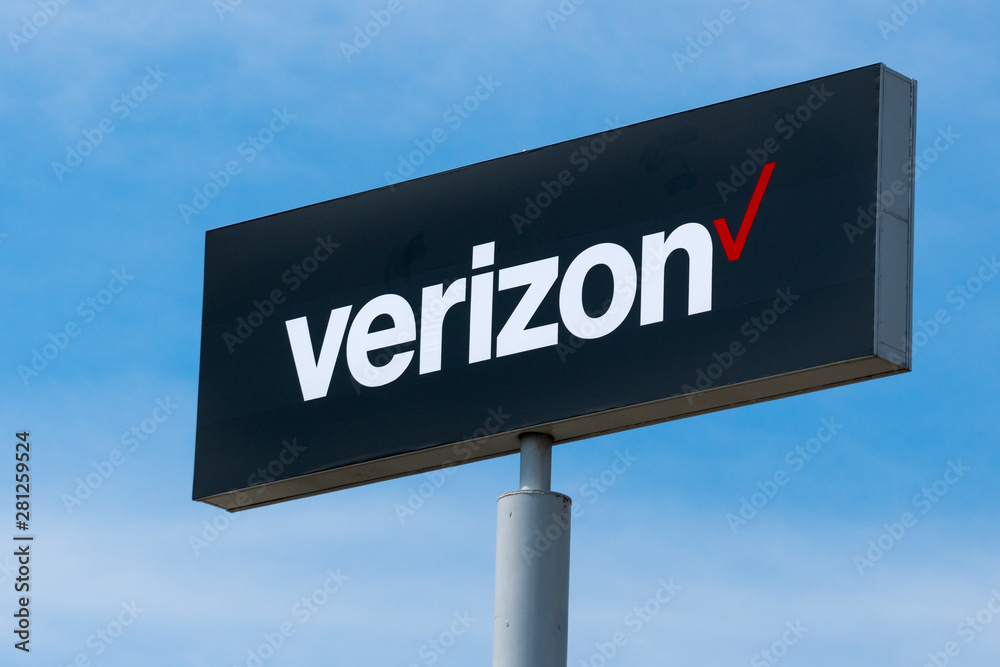 Verizon Store Sign