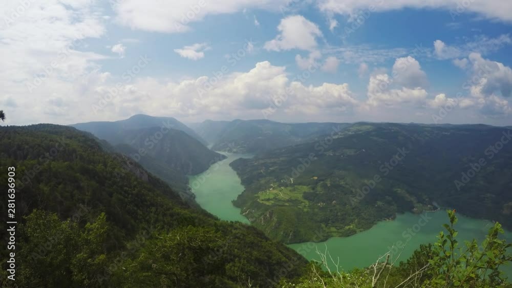 Timelapse of Perucacko Jezero seen from view point Banjska Stena vídeo ...
