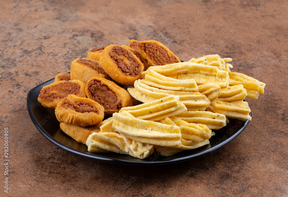 Fotka „Indian Traditional Spicy Snack Ghatiya With Bhakarwadi Also Know ...