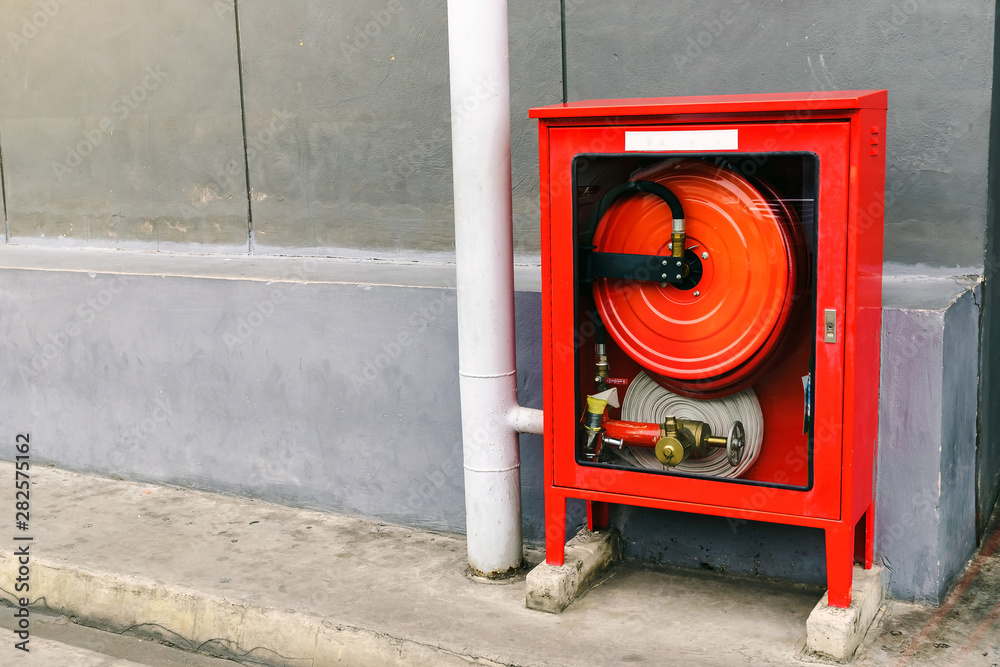 fire extinguisher on the wall, fire extinguisher equipment, Fire ...