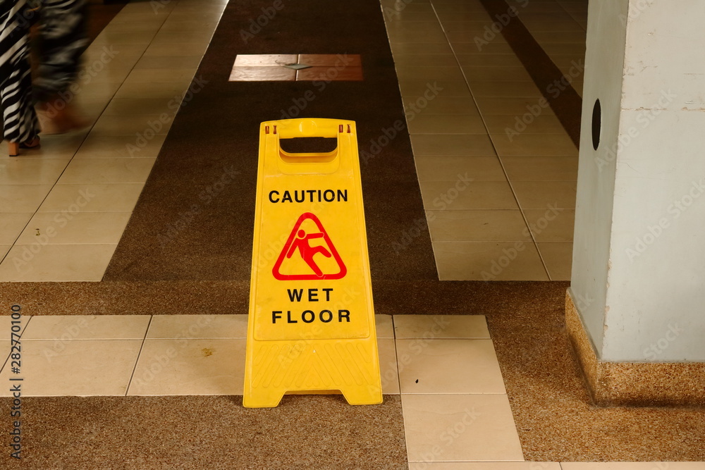 Best Way To Walk On Wet Floors | Floor Roma
