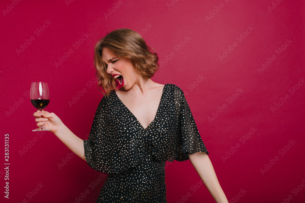 Girls Drinking Wine Funny