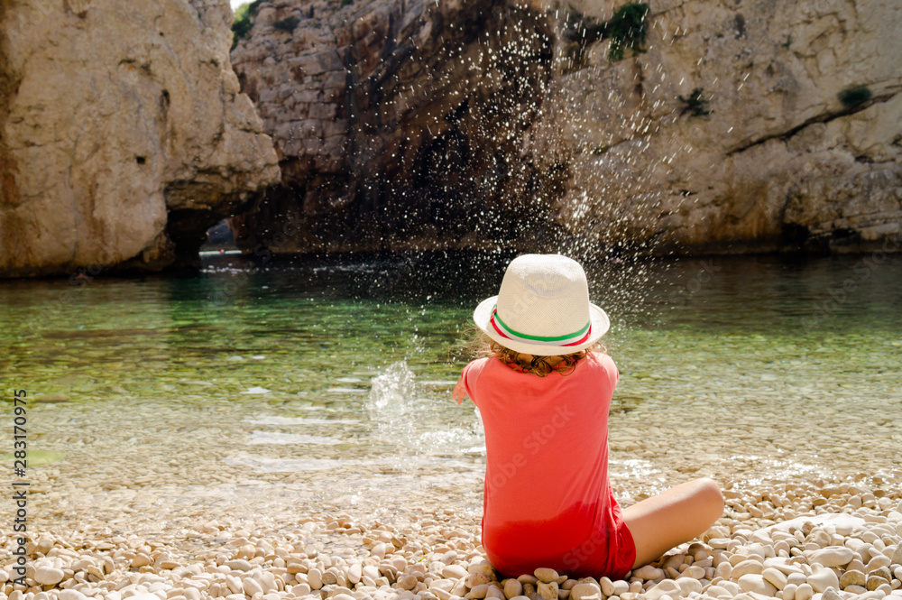 Foto de Stiniva bay, Vis island, Croatia. The most beautiful place in ...