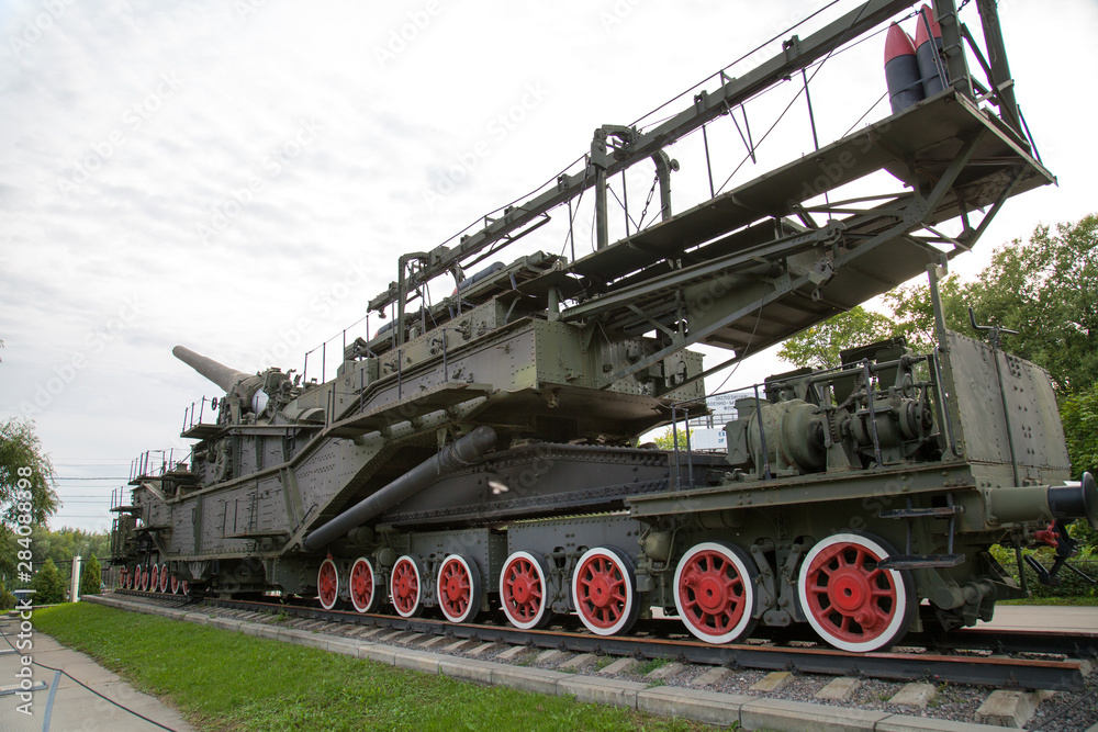 Installation-conveyor naval railway artillery with 305mm gun, USSR ...
