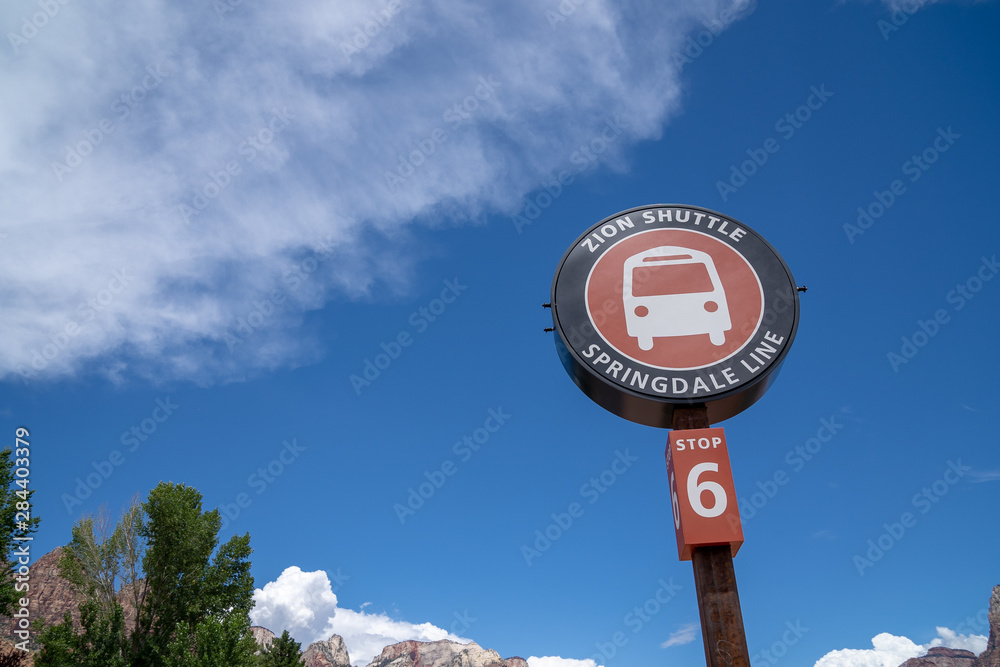 Foto de JULY 17 2019 - SPRINGDALE, UTAH: Artistic angle of the Zion ...