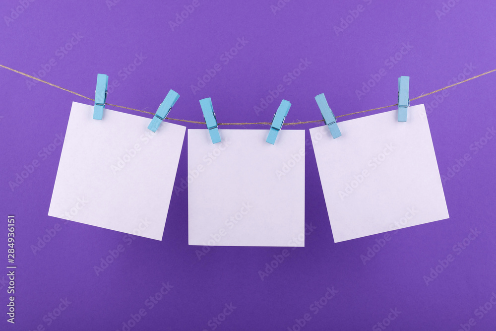 Fotografia do Stock: white sheets of notepad for notes and reminders of ...