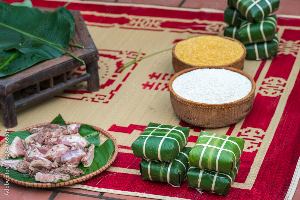 Ingradients to make Chung cake, the most important food of Vietnamese ...