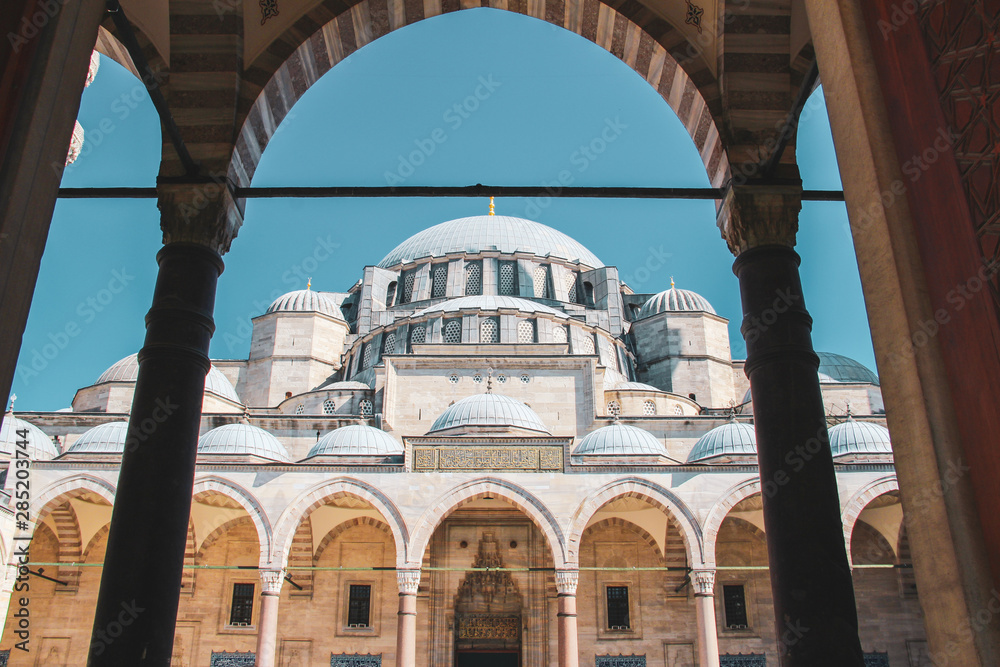 Suleymaniye Mosque, the mosque of Suleyman the Magnificent in Istanbul ...