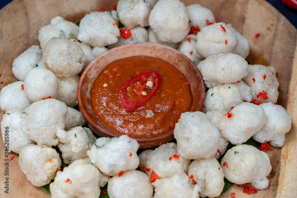 Foto de Cireng is traditional food from indonesia. Fried tapioca flour ...