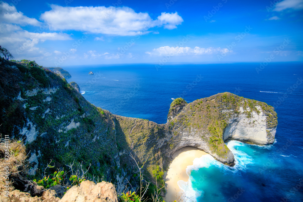 Aerial view of Kelingking Beach aka T-Rex Head Beach in Nusa Penida ...