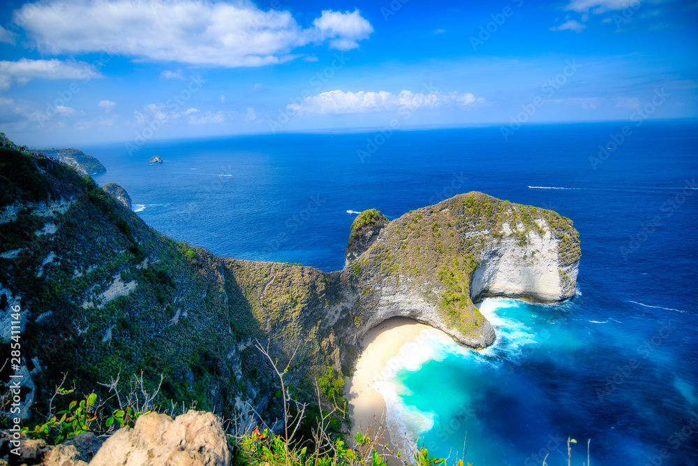 Aerial view of Kelingking Beach aka T-Rex Head Beach in Nusa Penida ...