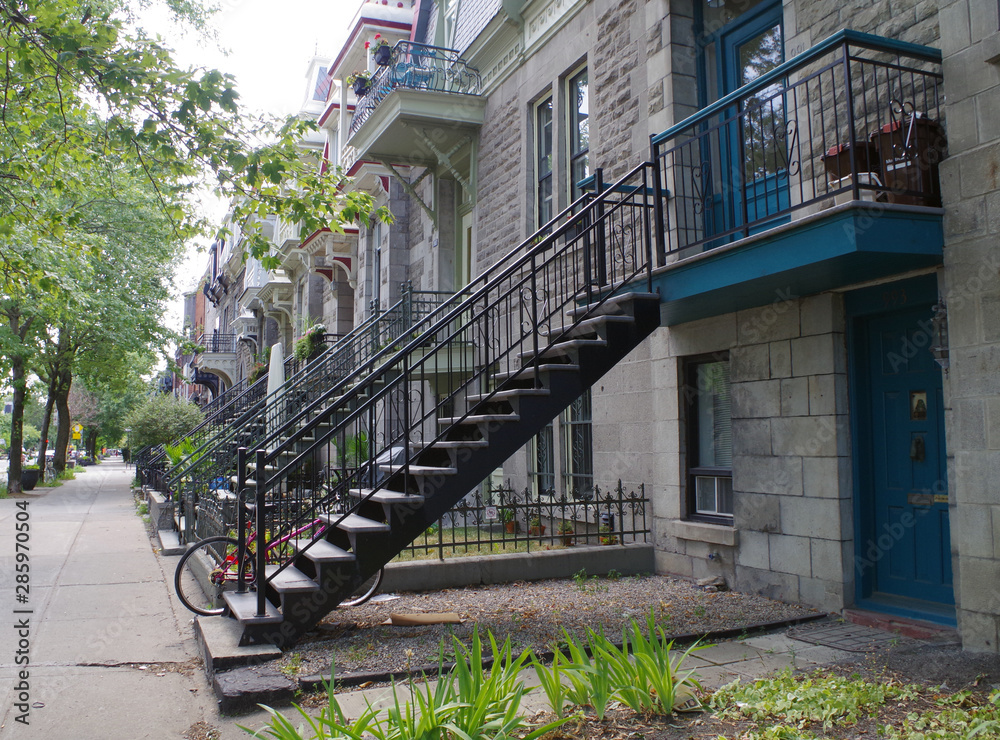 Balade dans les rues de Montréal Stock Photo | Adobe Stock