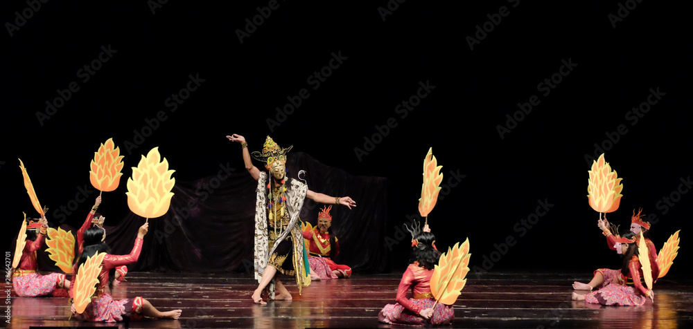 Tari Topeng Panji / Panji Traditional Dance. Traditional mask dance ...