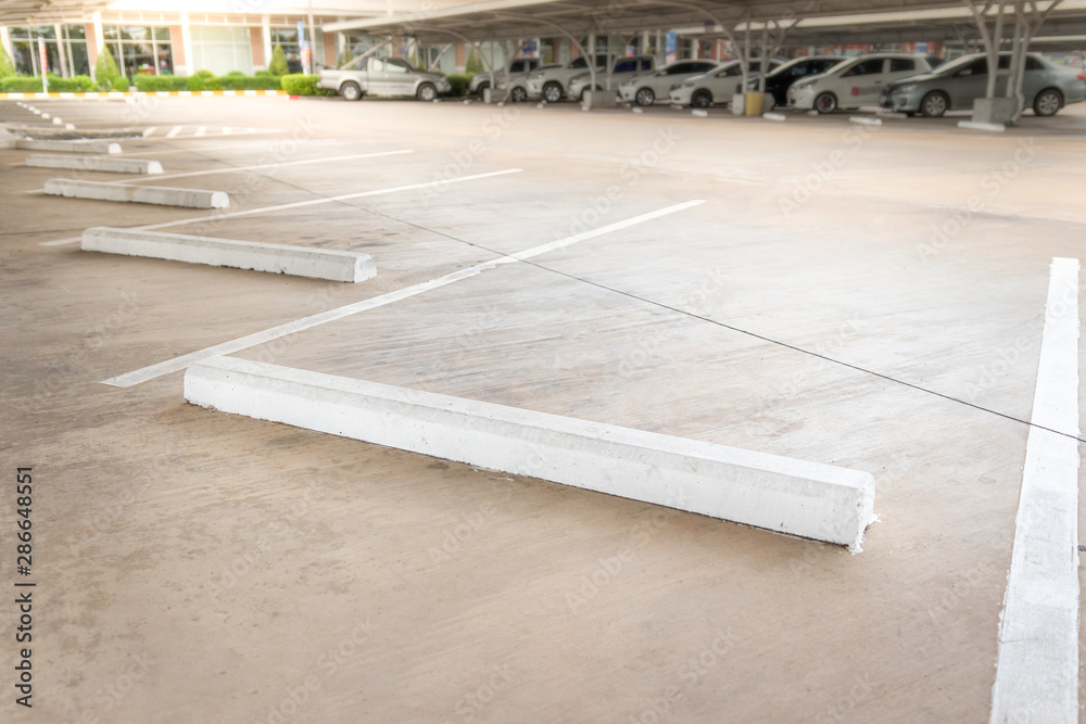 Empty car parking, Car parking lot with white mark, Parking lane ...