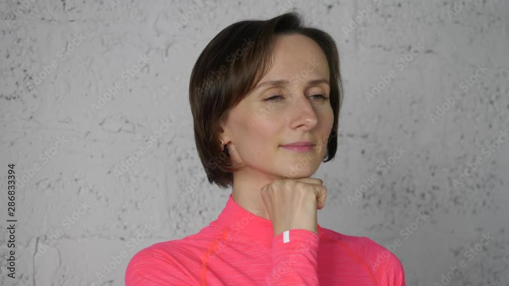 Vidéo Stock Thoughtful woman thinking holding chin on fist on white ...