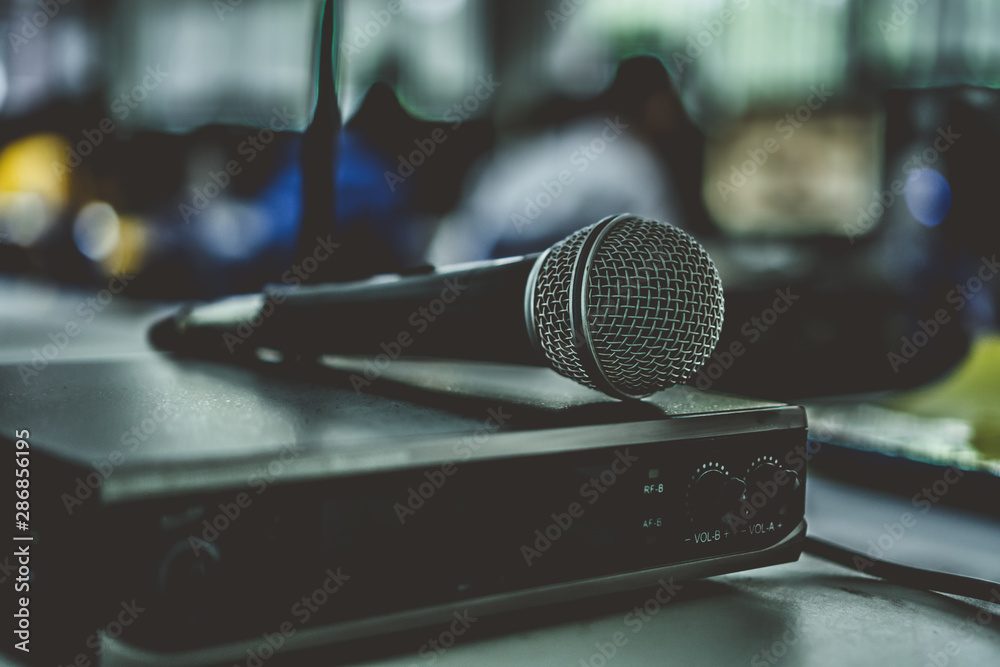 Microphone for speaker speech with digits radio frequency transceiver ...