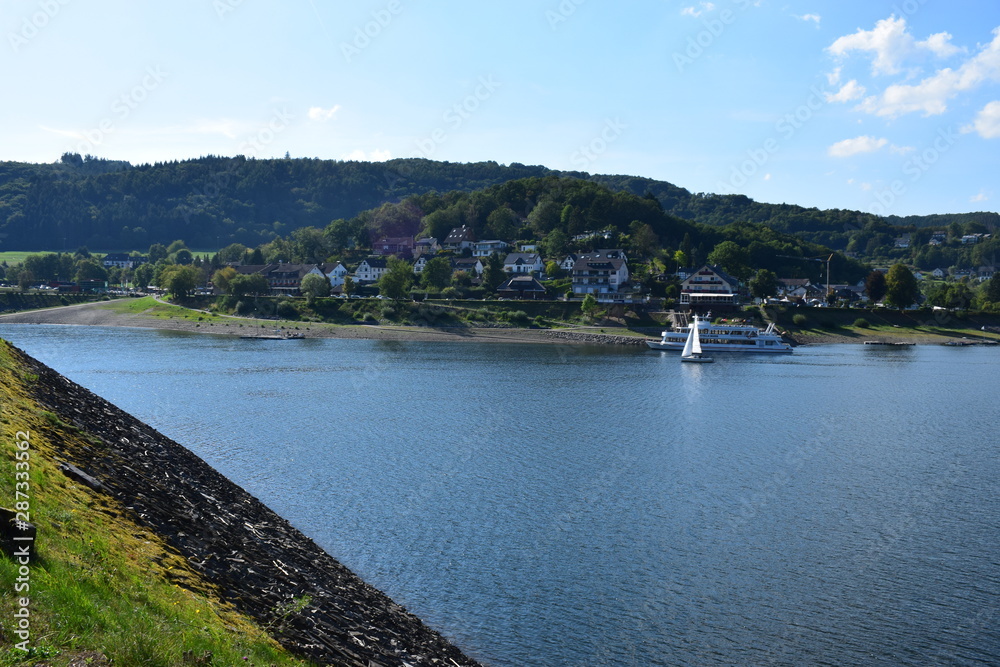 Sommer an Rursee und Obersee, Rurberg im NAtionalpark Eifel Stock Photo ...