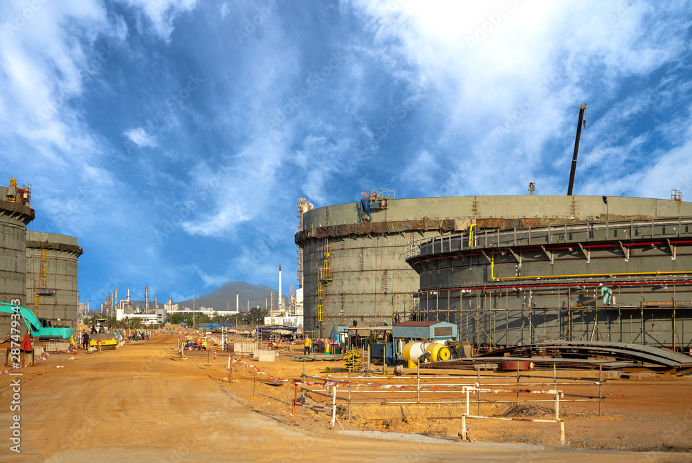 Building of oil and gas storage tank in the construction industry at ...