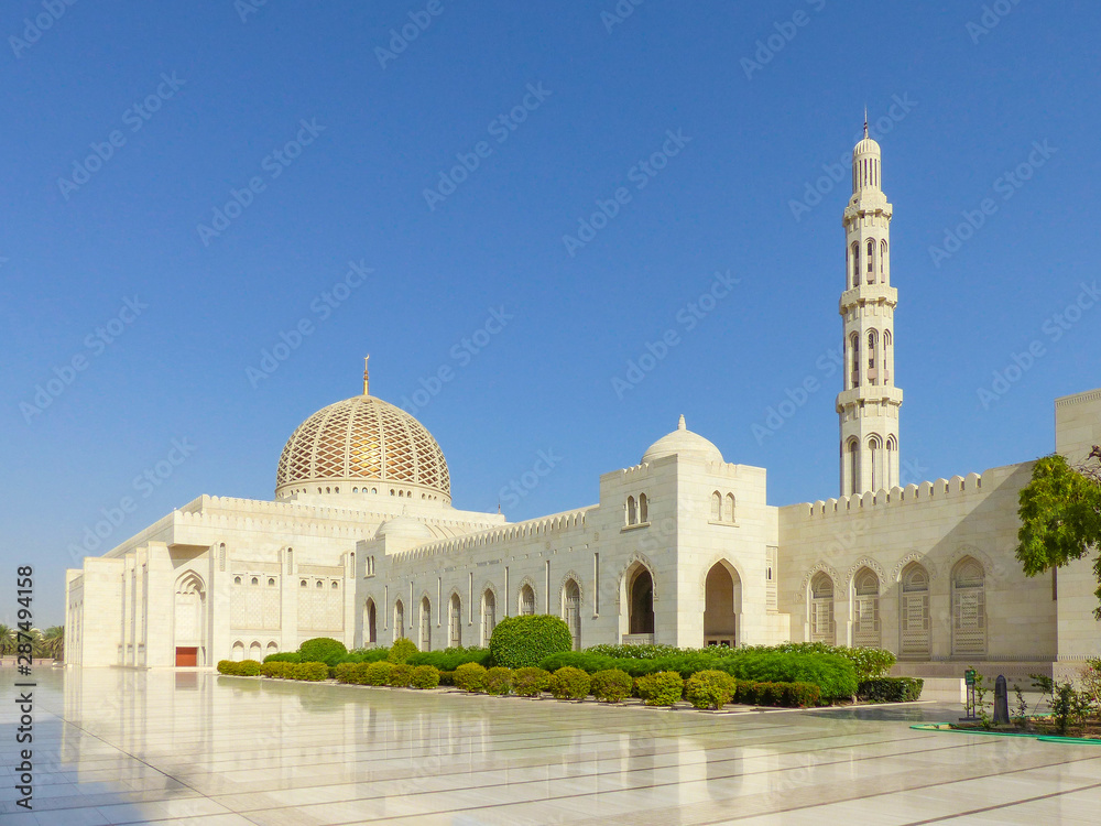 Sultan Qaboos Grand Mosque in Muscat (مسقط, Maskat) Sultanate of Oman ...