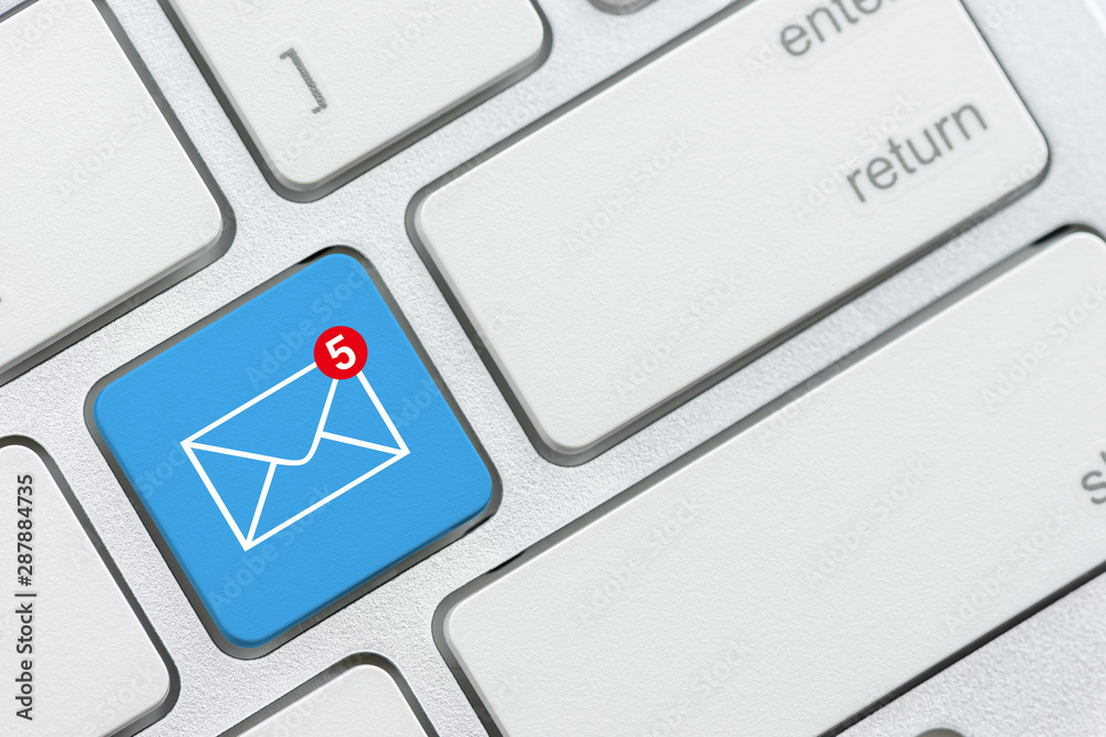 Email alert and message sending concept : Number 5 and envelope on blue ...