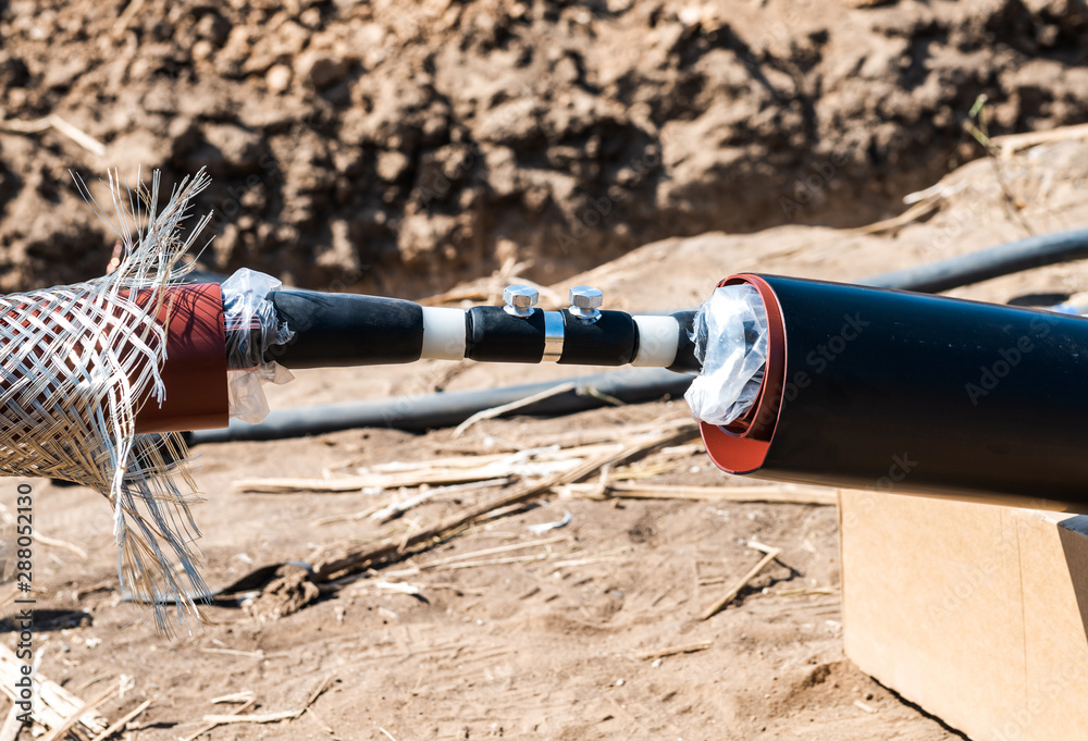 Stages of processes of cable coupling up to 35 thousand volts foto de ...