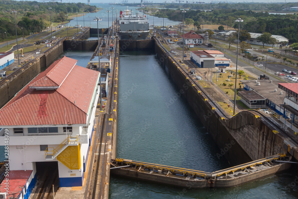Ship at the entrance to the locks of the Panama Canal Stock Photo ...