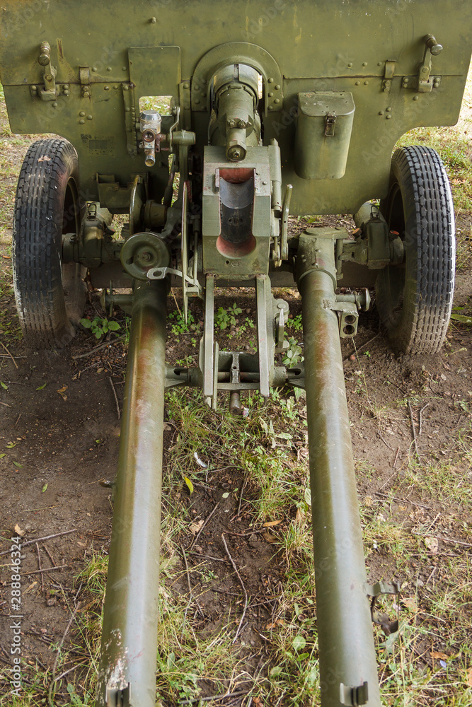 Details and mechanisms of the old Soviet artillery gun Stock Photo ...