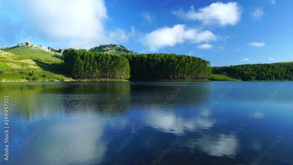 El Juncal reservoir - Embalse de El Juncal, Río Chirlia, Guriezo, MOC ...