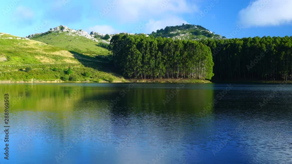 El Juncal reservoir - Embalse de El Juncal, Río Chirlia, Guriezo, MOC ...