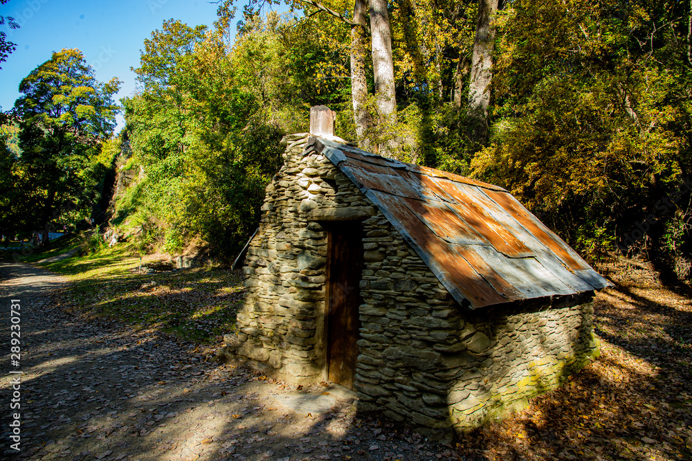 Old gold miners hut during autumn season in Arrowtown Chinese ...