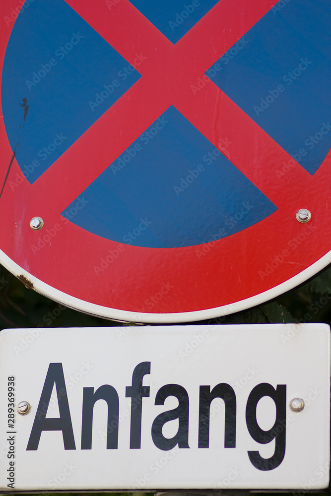 Halten und Parken Verboten Anfang Verkehrszeichen Österreich ภาพถ่าย ...