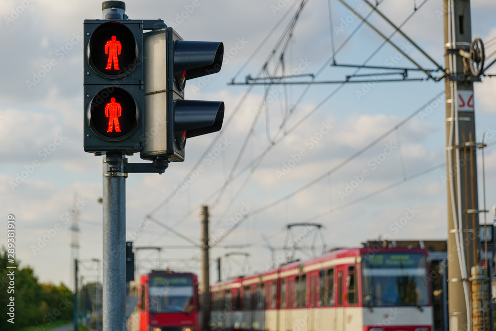 Stockfoto Close up view of red traffic light at level crossing railway ...