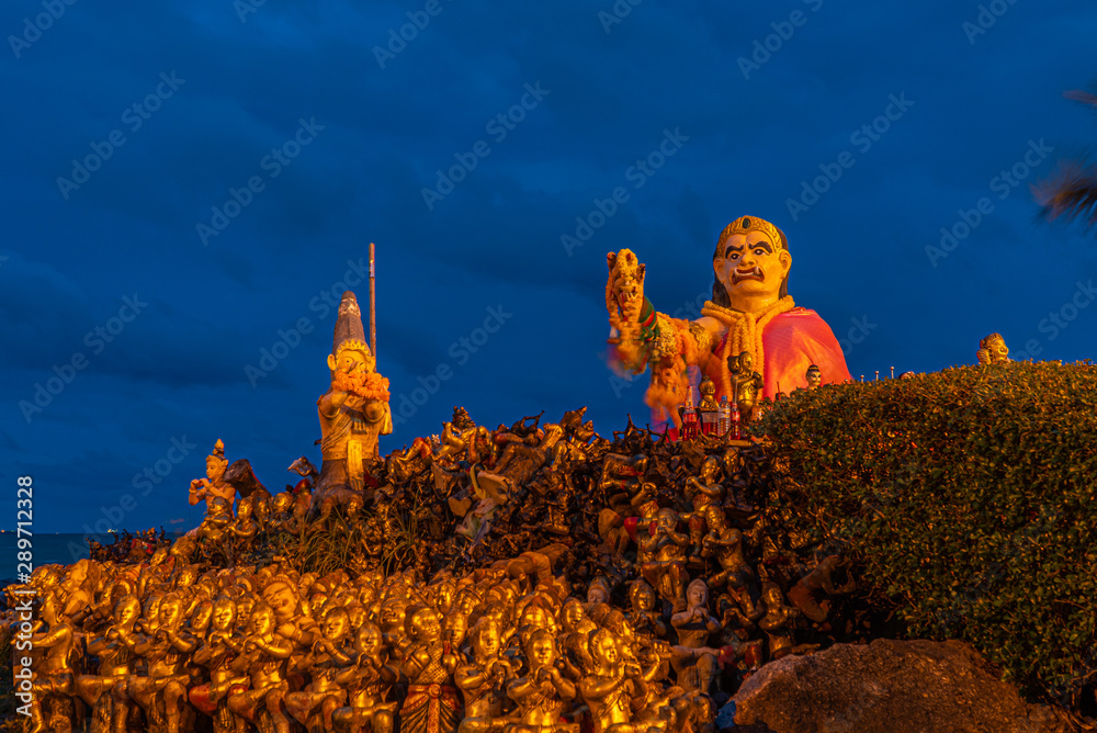 The giant statue in Sunthorn Phu's literature is located at the ...