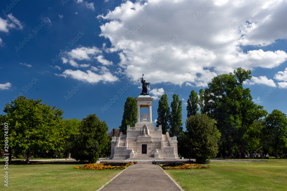 Mausoleum of Lajos Kossuth famous Hungarian politician from Kerepesi Cemetery Budapest Stock ...