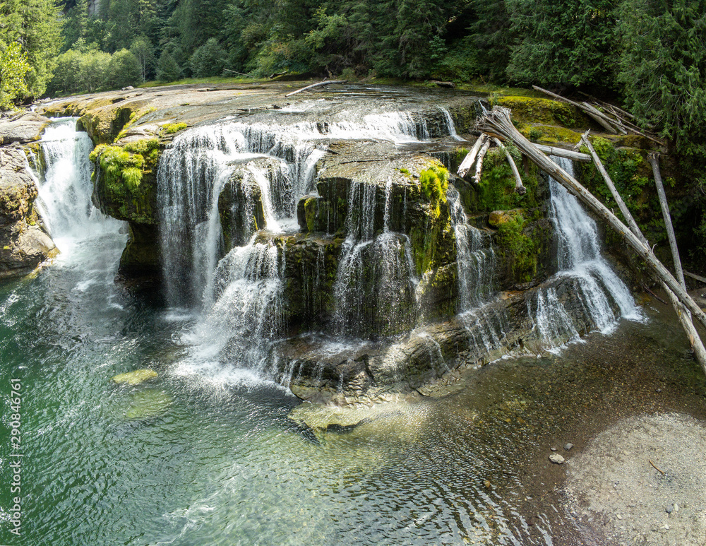 Foto de Stunning aerial photos of Lower Lewis River Falls on the majestic Lewis River in ...