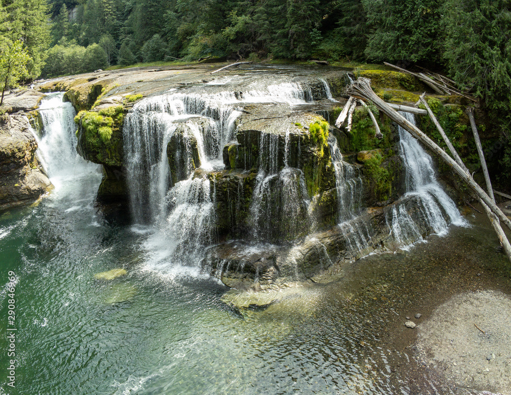 Foto de Stunning aerial photos of Lower Lewis River Falls on the ...