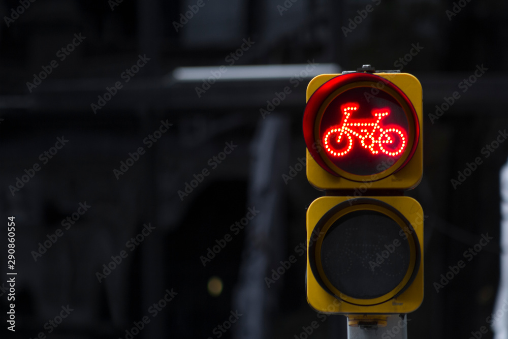 SEMAFORO PARA BICICLETAS Stock Photo | Adobe Stock