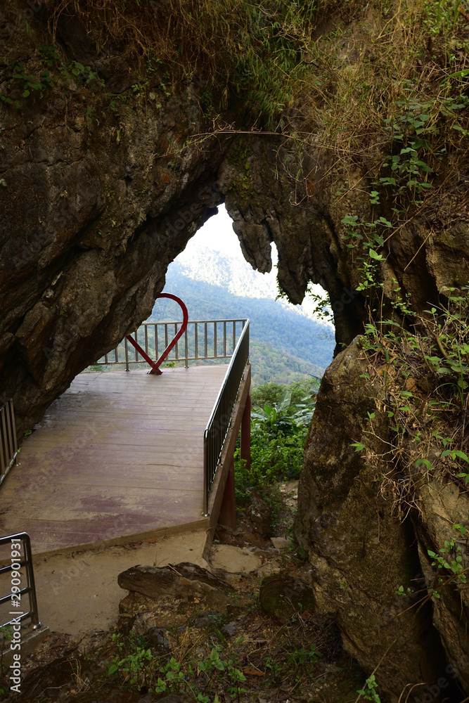 Foto de Doi Pha Tang is one of the famous tourist attractions in Chiang ...