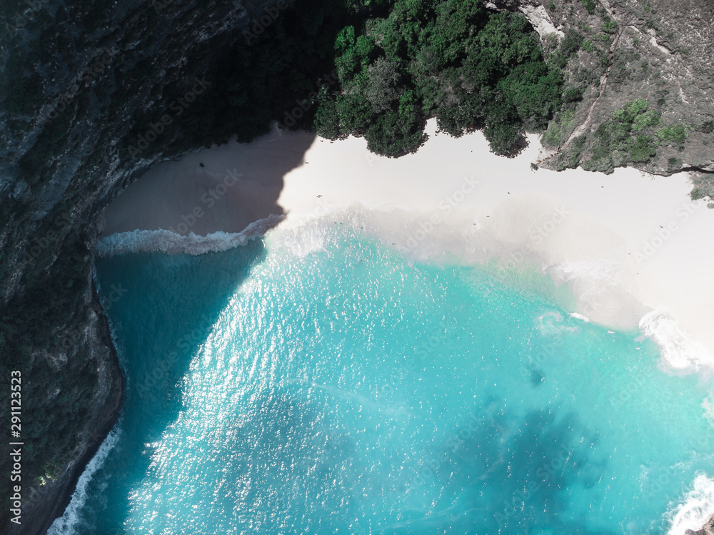 Tropical beach and ocean in Bali Aerial view of seascape on Kelingking ...