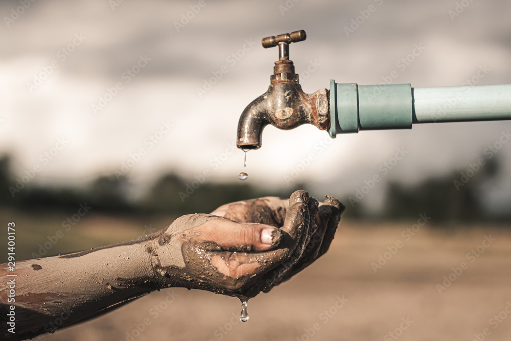 The little boy waiting for drinking water to live through this drought ...