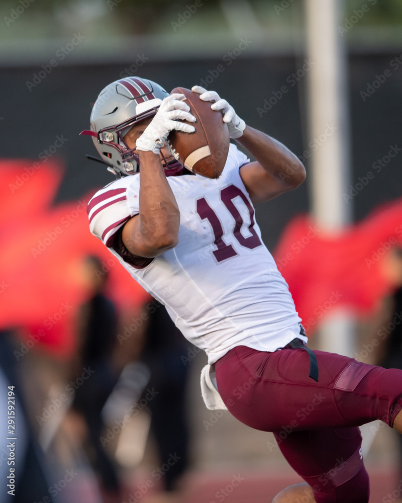 Great action photos of high school football players making amazing ...