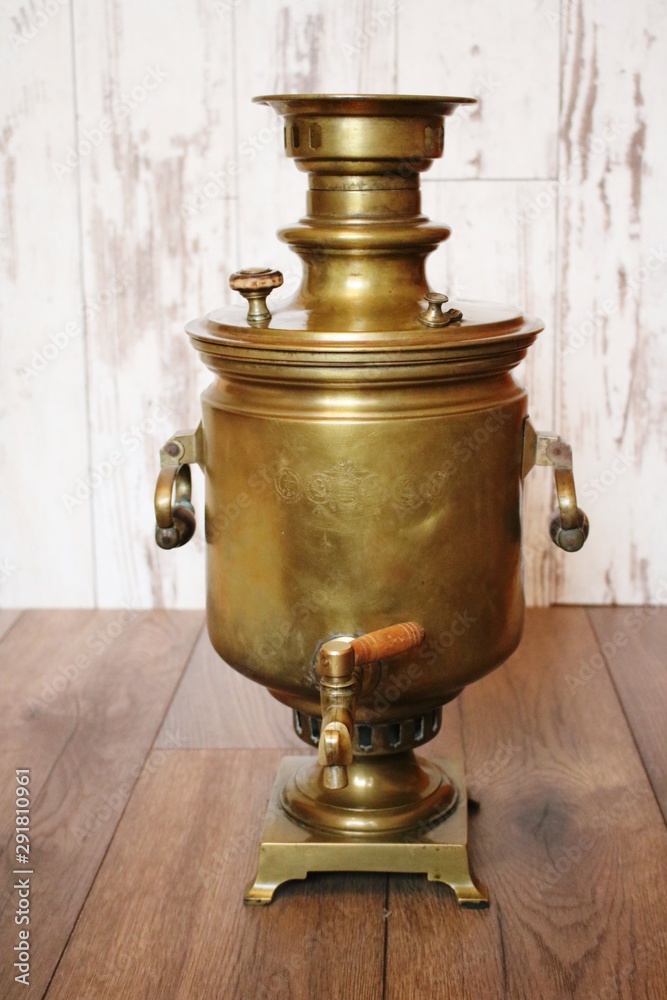 Tula copper samovar old traditional. Powered by wood fuel chips Stock ...