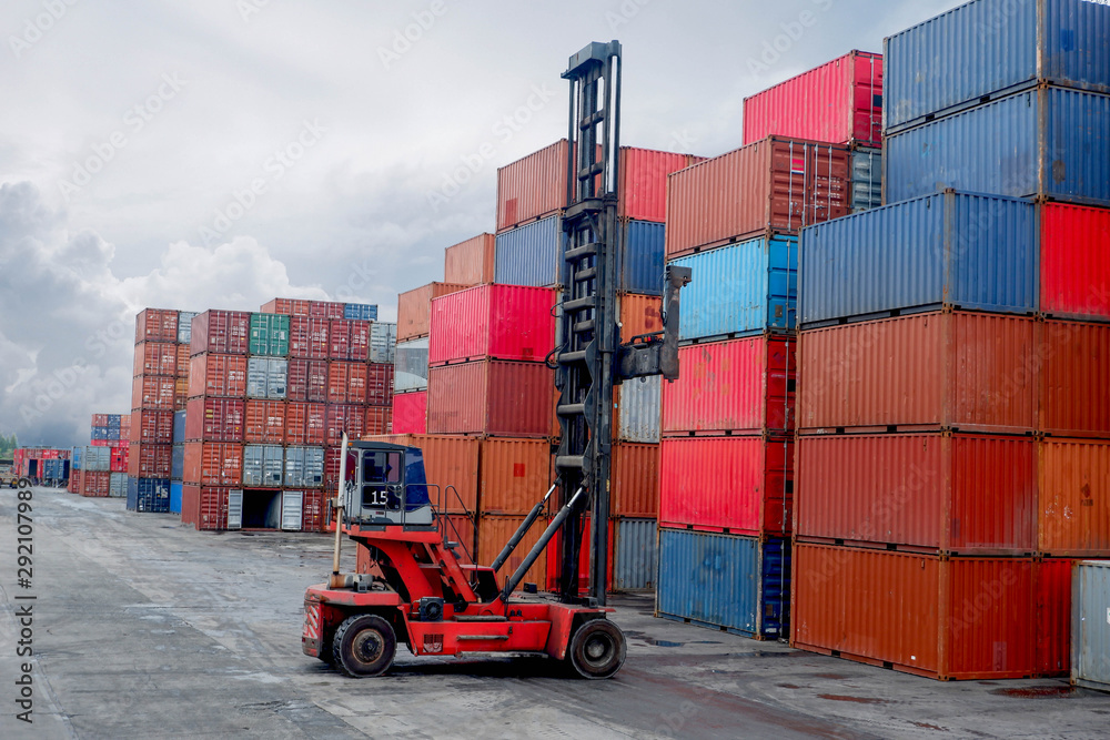 Container handlers Storage containers for import and export Stock Photo ...