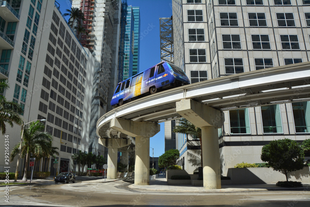 MIAMI, USA - MARCH 19, 2017 : Metromover train in Downtown Miami ...