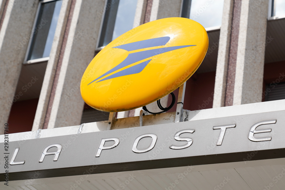 entrance office store french post logo shop on building facade Stock ...