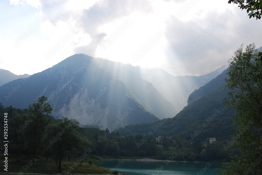 Tennosee - Lago di Tenno – beliebtes Ausflugsziel oberhalb des ...