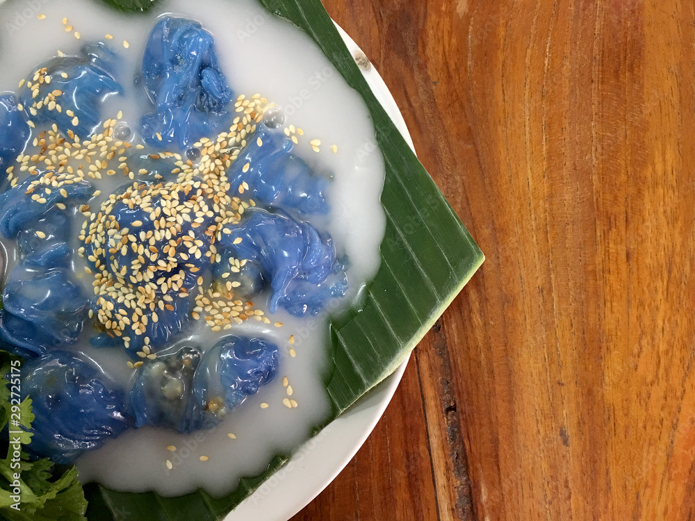 Steamed Tapioca Balls filled with Pork Recipe and Steamed rice skin ...