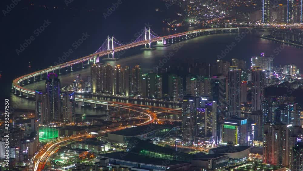 Vidéo Stock Timelapse famous Busan bridge over dark bay with night ...