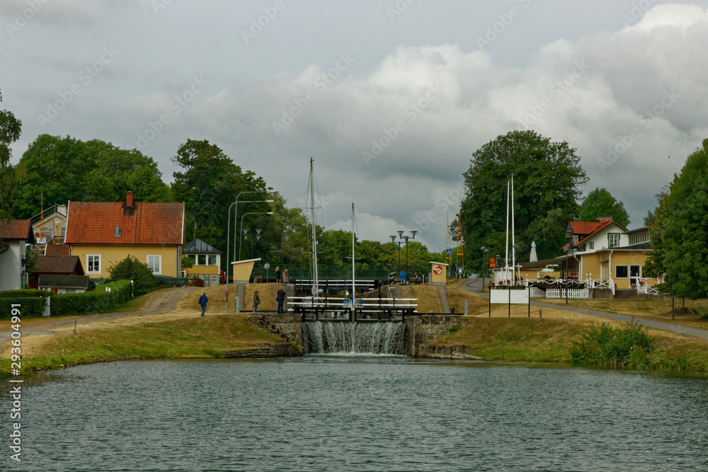 Schleusen und Brücken am Götakanal in Schweden Photos | Adobe Stock