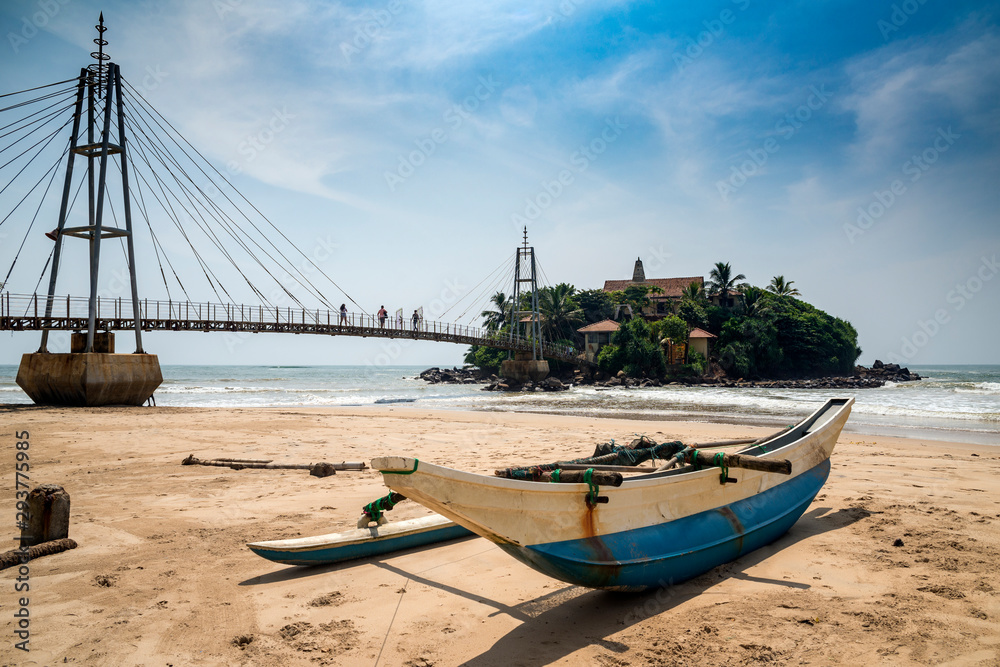 Paravi Duwa Buddhist Temple, Golden Island Pathway, Matara, Matara ...